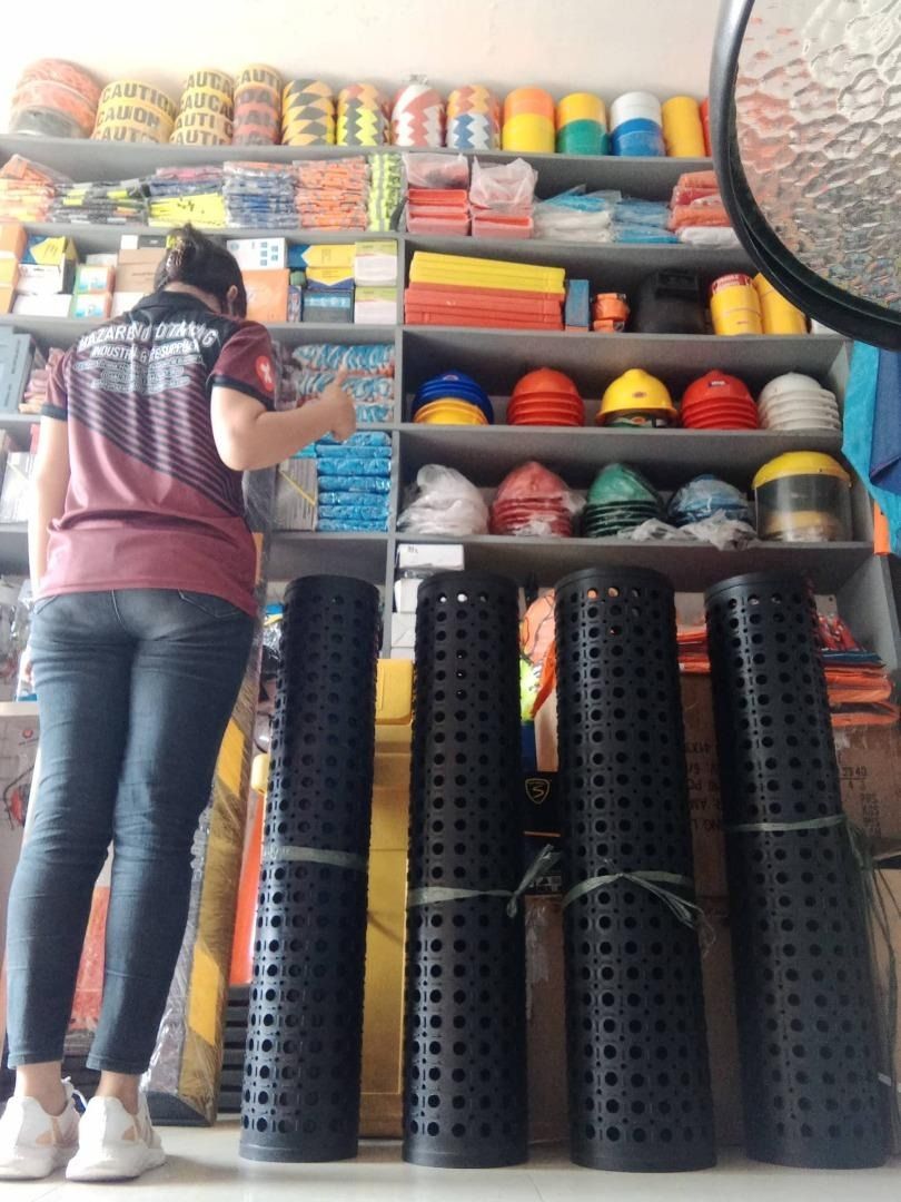 Black Rubber mat Heavy duty, Furniture & Home Living, Bathroom ...