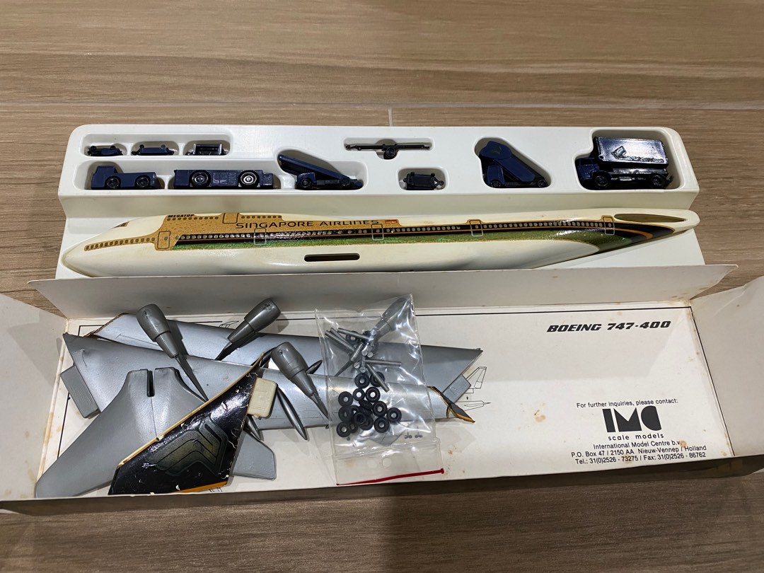 SIA Boeing 747-400 AIRCRAFT model, Hobbies & Toys, Toys & Games on ...