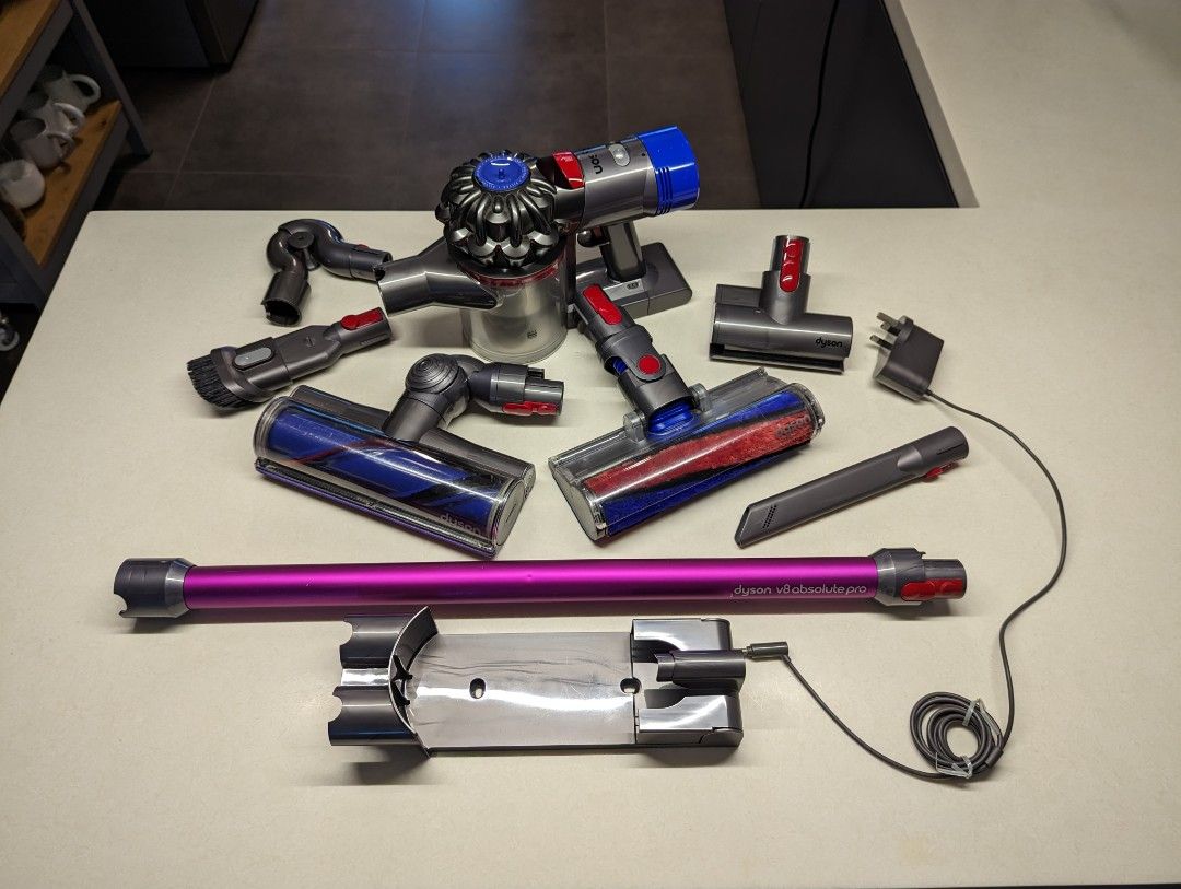 Dyson V8 absolute pro, TV & Home Appliances, Vacuum Cleaner ...