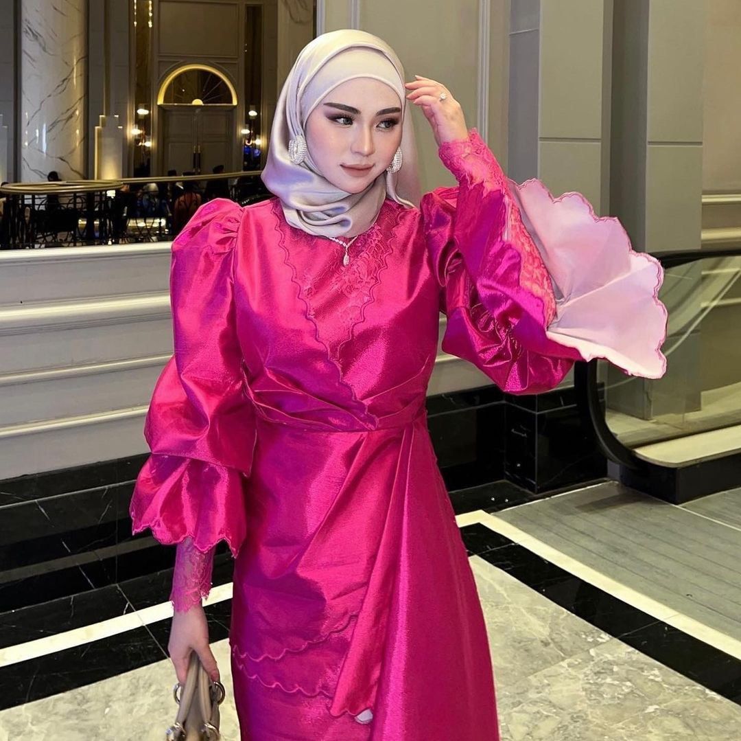 L FOR RENT AERISA HIJABISTAHUB, Women's Fashion, Muslimah Fashion, Baju ...