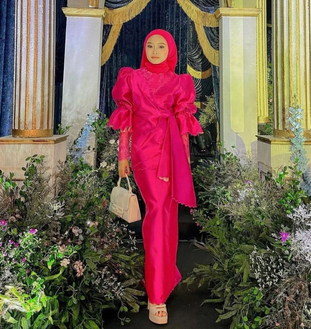 L FOR RENT AERISA HIJABISTAHUB, Women's Fashion, Muslimah Fashion, Baju ...