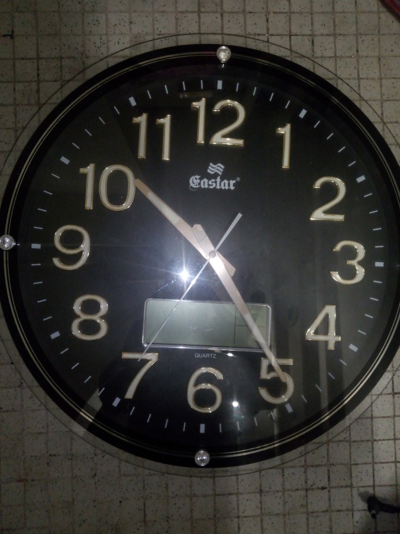 Gastar 18"掛牆靜音鐘,日曆顯示 (包AA電池) electronic quartz wall clock w/ calendar ...