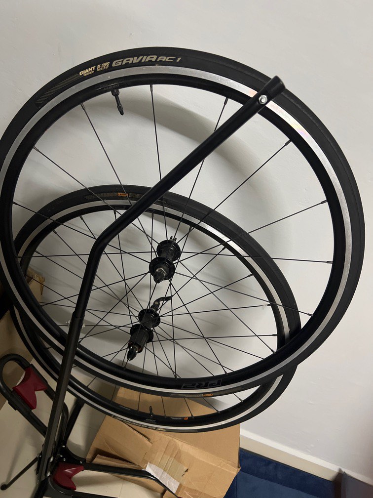 Giant Rims and 700c tyres, Sports Equipment, Bicycles & Parts, Parts ...