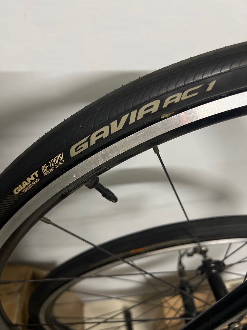 Giant Rims and 700c tyres, Sports Equipment, Bicycles & Parts, Parts ...