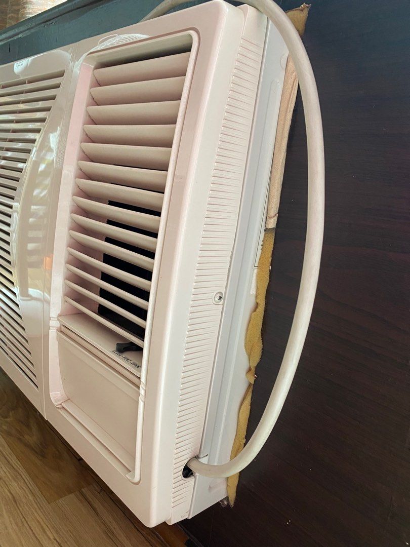 GREE 2 HP AIRCON (non-inverter) NEGOTIABLE!, TV & Home Appliances, Air ...