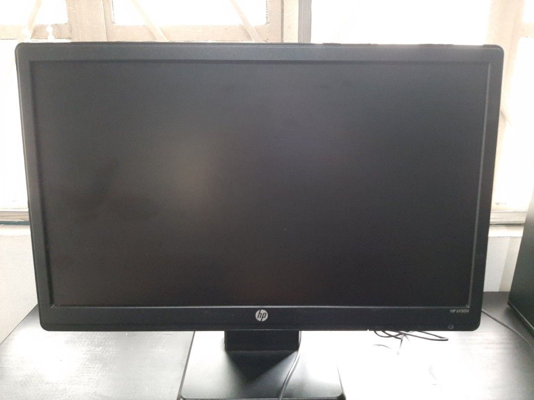 HP Desktop (Complete Set w/ Table), Computers & Tech, Desktops on Carousell