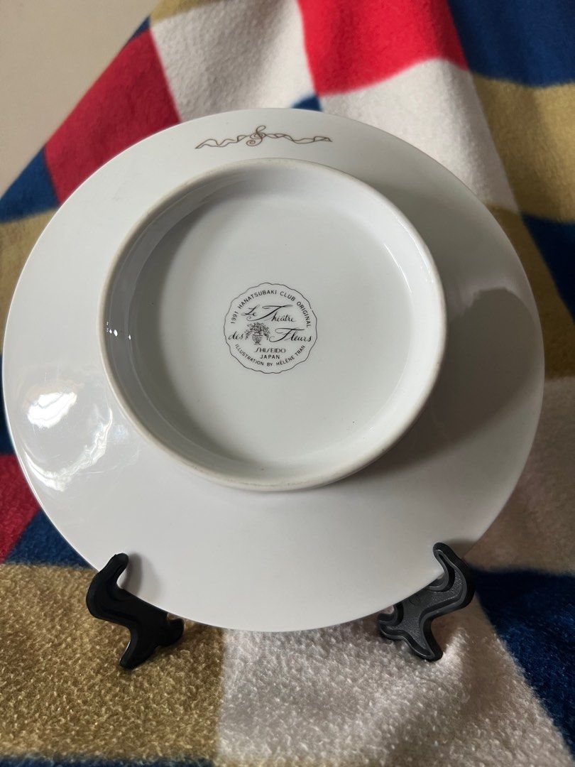 Le Theatre Des Fleurs Plate Shiseido, Furniture & Home Living ...