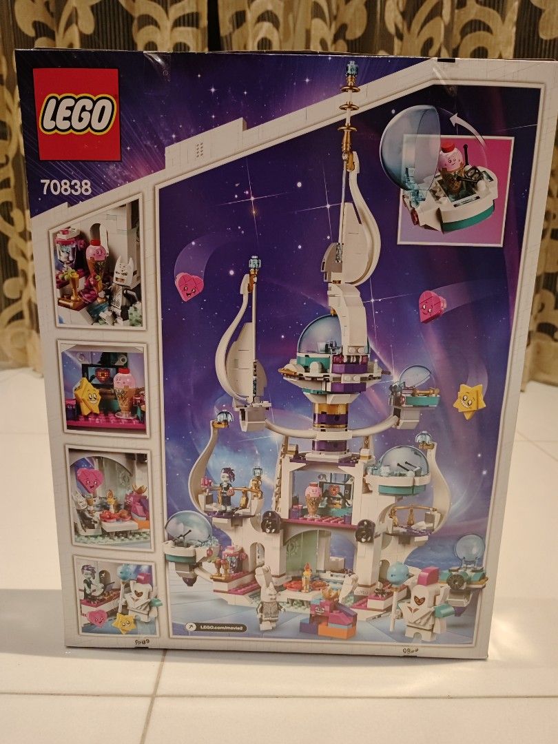 Lego 70838 The Lego Movie 2 Queen Warevra's 'so-not-evil' Space Palace ...