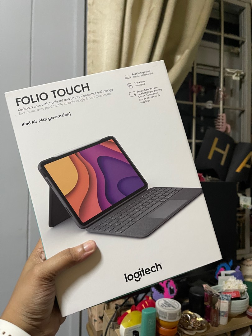 Logitech Folio Touch for iPad Air (4th Gen), Computers & Tech, Parts ...