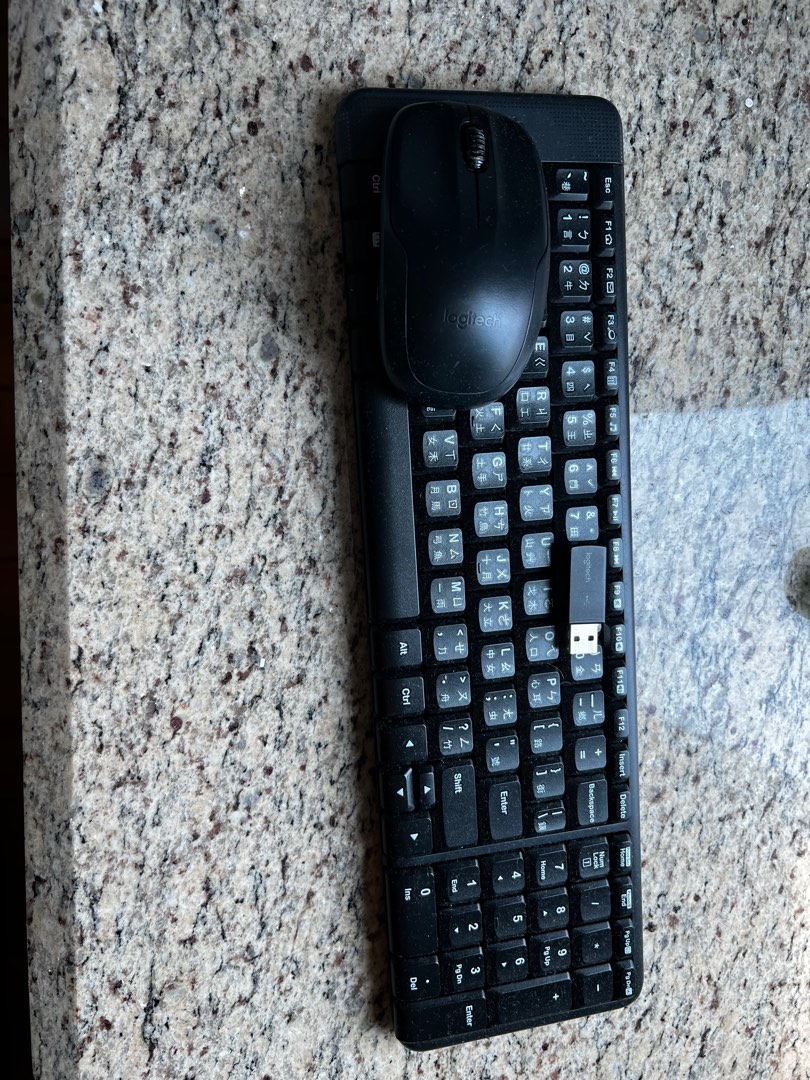 Logitech mouse and keyboard, 電腦＆科技, 電腦周邊及配件, 電腦滑鼠及相關產品 - Carousell