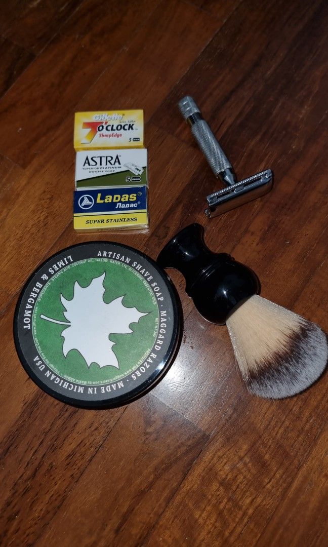 Maggard Razors Basic Traditional Wet Shaving Starter Kit, Beauty ...