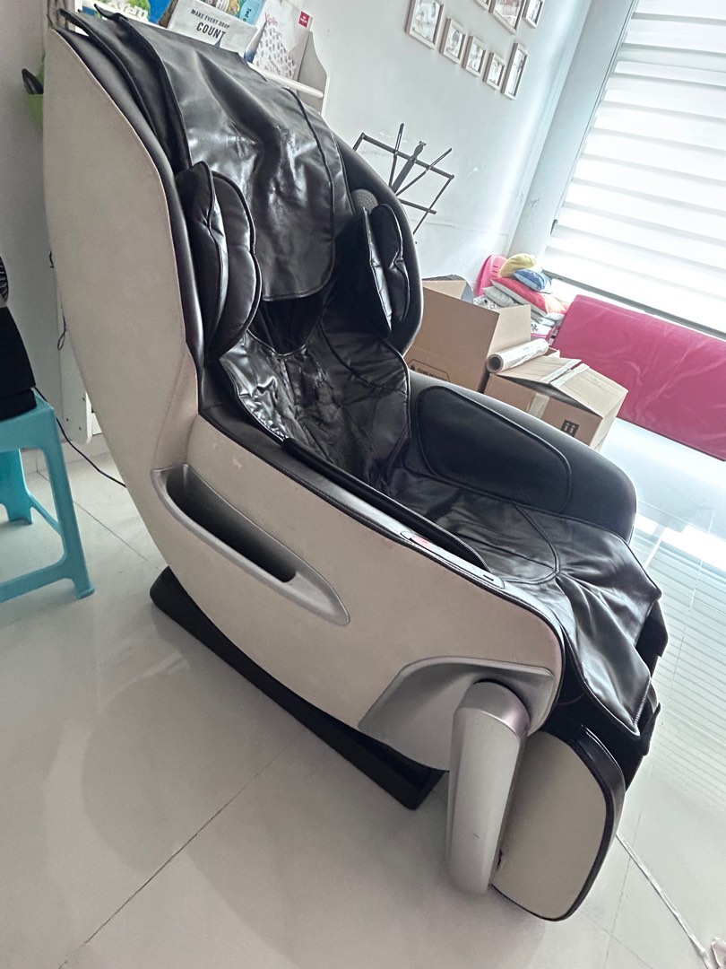 Massage Chair Miuvo, Health & Nutrition, Massage Devices on Carousell
