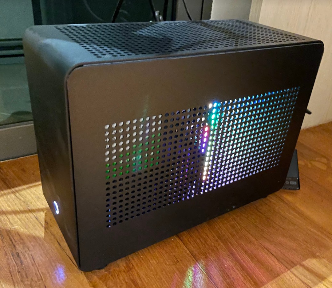 Minimalist Asus ROG Strix, Mini-ITX, Ryzen 7 5800X, Radeon RX6600XT ...
