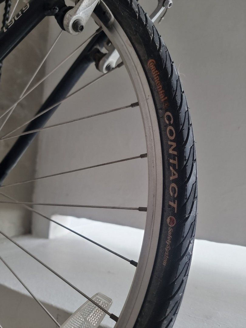 Mongoose 200 Crossway Hybrid bike, Sports Equipment, Bicycles & Parts ...