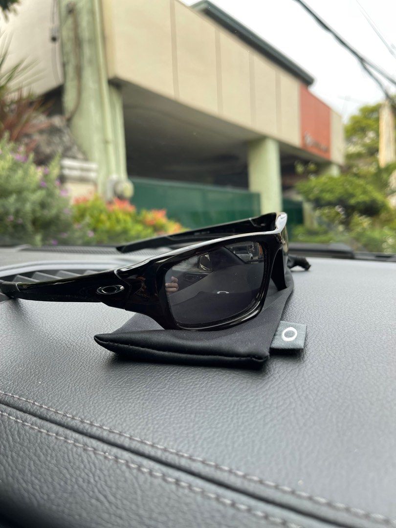 Oakley Valve, Men's Fashion, Watches & Accessories, Sunglasses ...