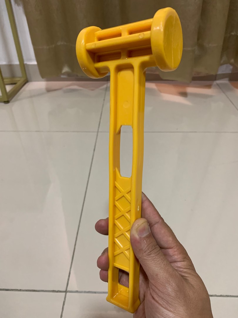 Penukul Pole Khemah, Sports Equipment, Hiking & Camping on Carousell