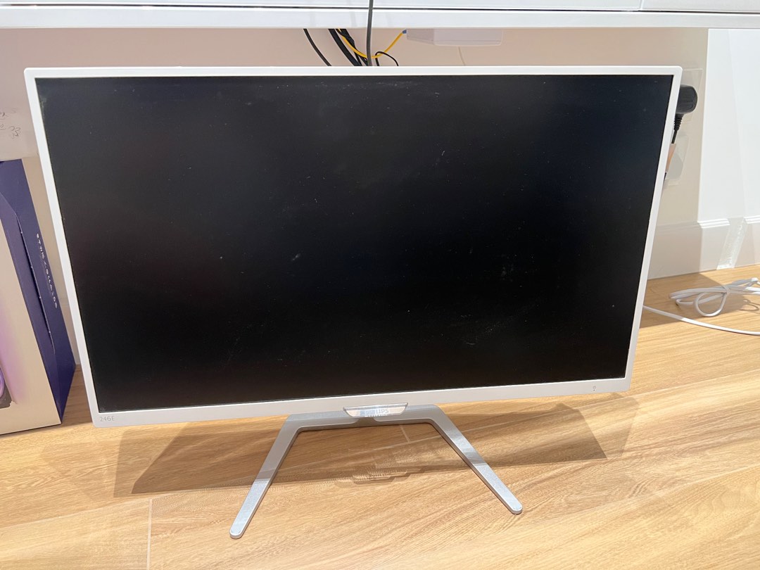 Philips 246E 24吋 白色顯示屏, 電腦＆科技, 電腦周邊及配件, 電子屏幕 - Carousell
