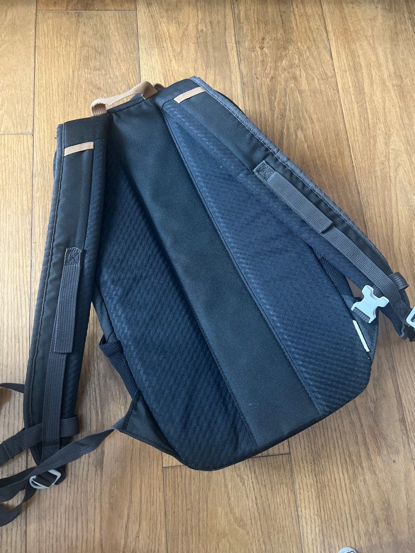 Quechua NH100 20L backpack, 運動產品, 行山及露營 - Carousell
