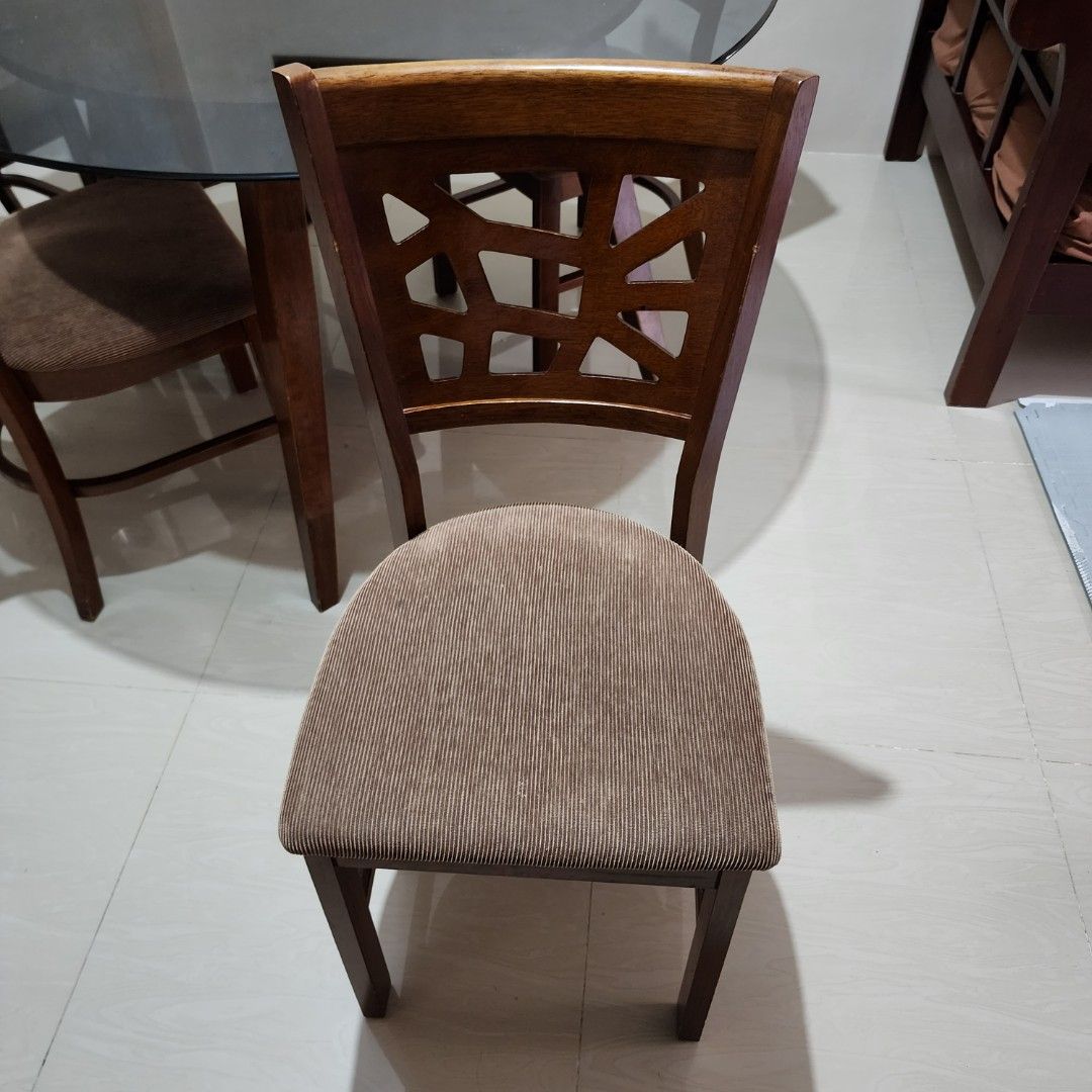 Round Table 6 Seaters from Mandaue Foam Furnitures on Carousell