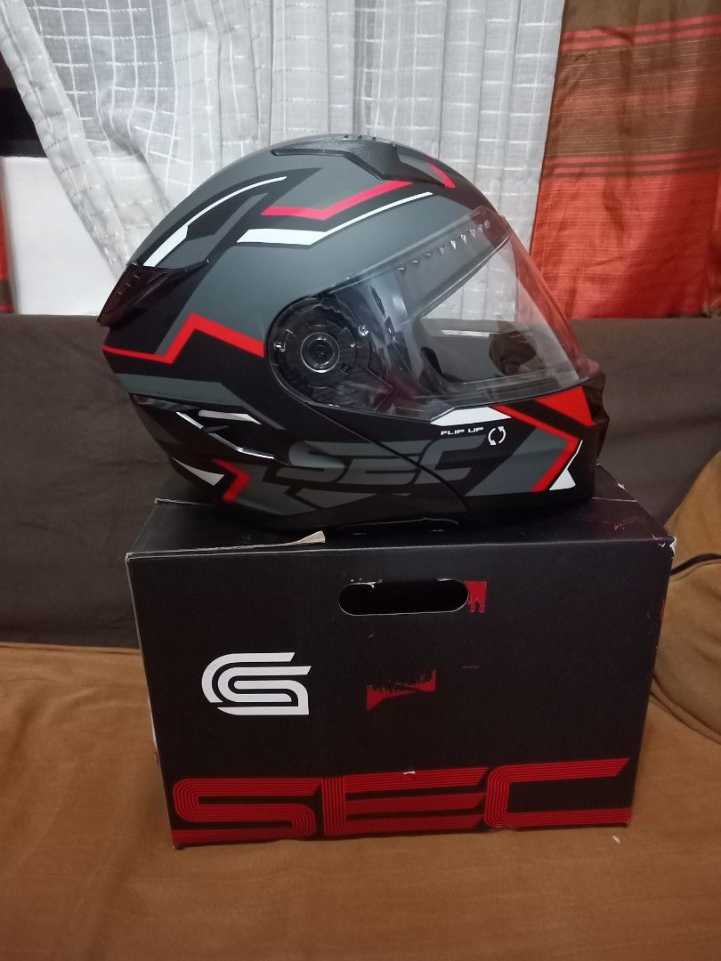 SEC REVOLT ATOMIK GREY/BLK/RED, Motorbikes, Motorbike Parts ...