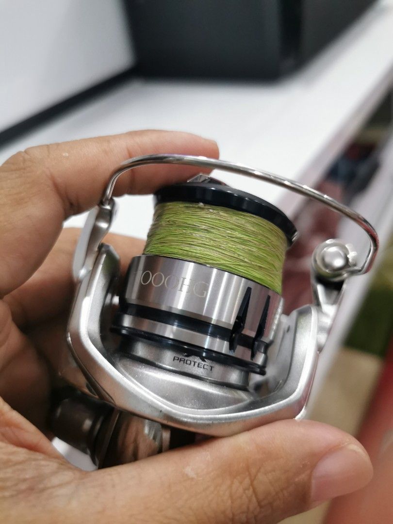 Shimano stradic 1000hg, Sports Equipment, Fishing on Carousell