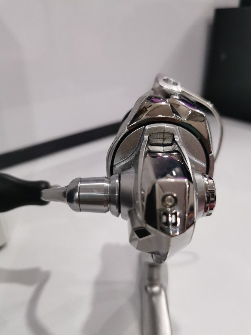 Shimano stradic 1000hg, Sports Equipment, Fishing on Carousell