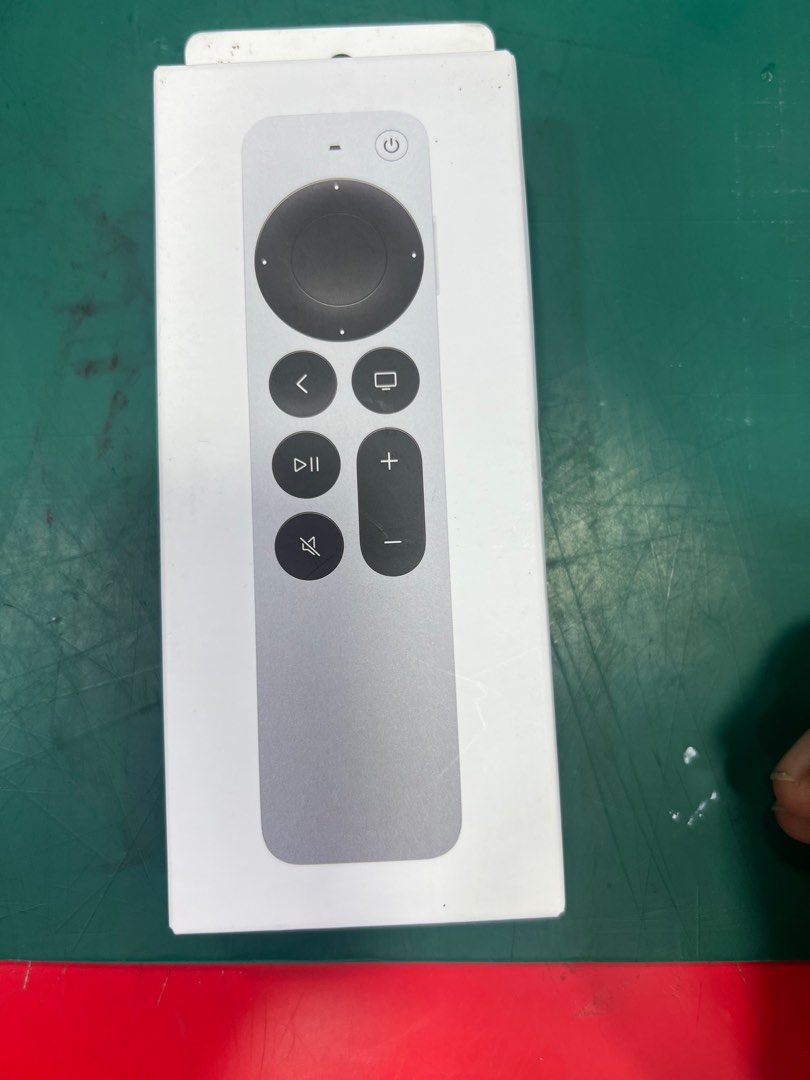 Siri Remote 2nd gen, 家庭電器, 電視 & 其他娛樂, 電視組件及配件 - Carousell