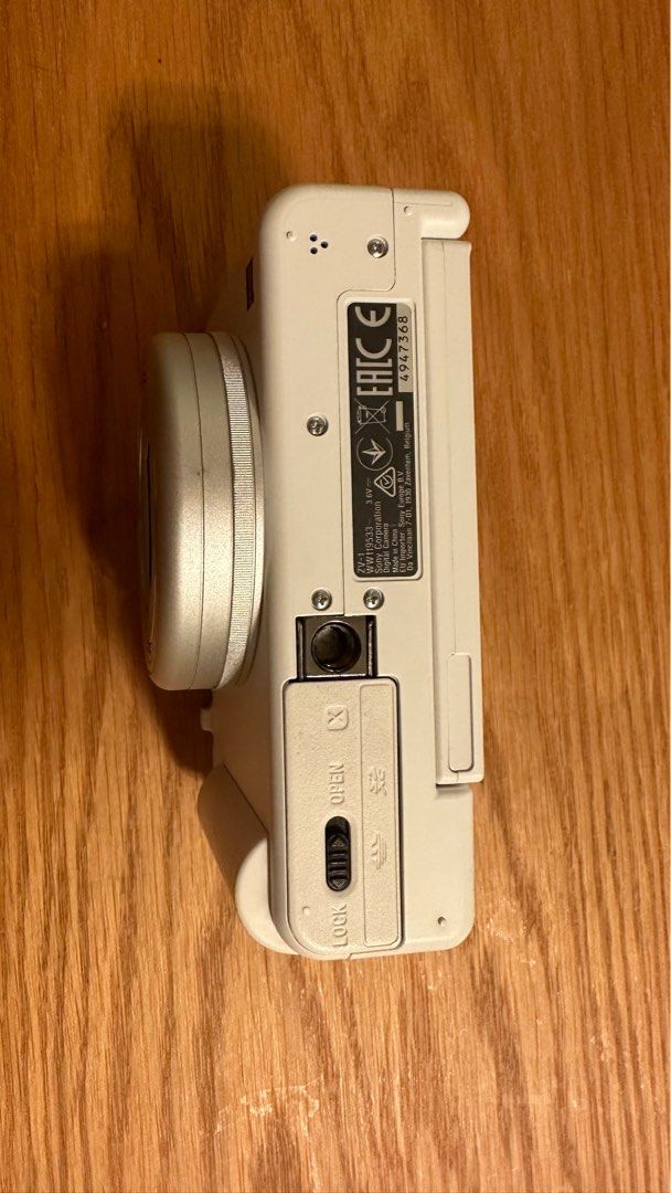 Sony ZV-1 White, 攝影器材, 相機 - Carousell