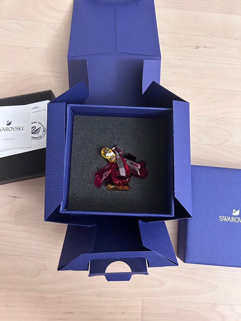 Swarovski Aladdin lago, Hobbies & Toys, Stationery & Craft, Art ...