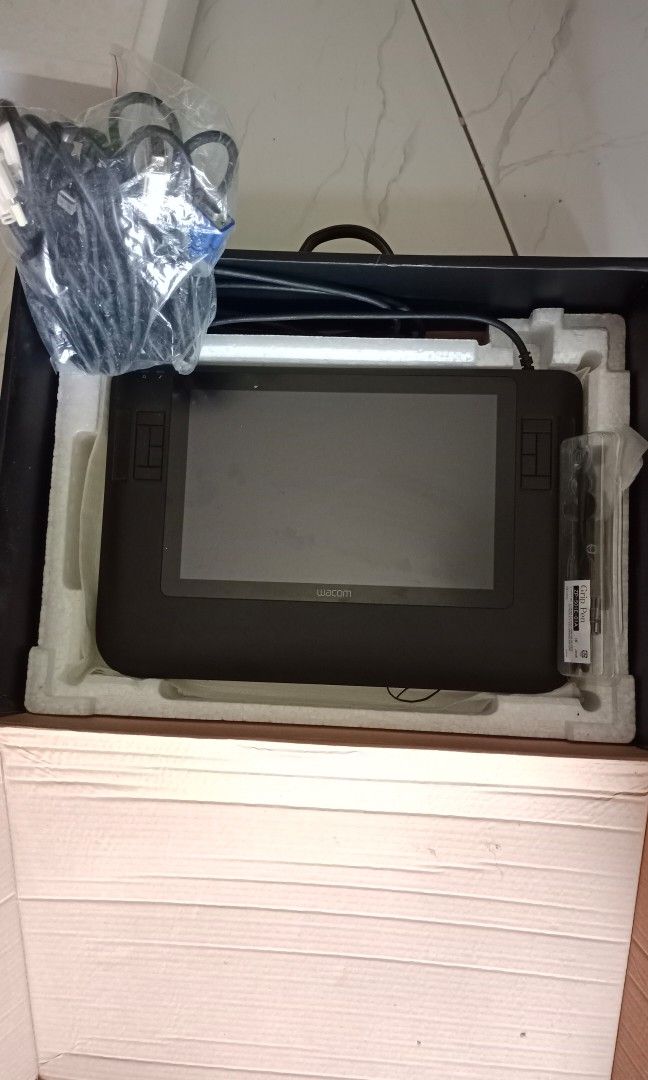 Tablet Wacom Cintiq 12wx, Telepon Seluler & Tablet, Tablet di Carousell