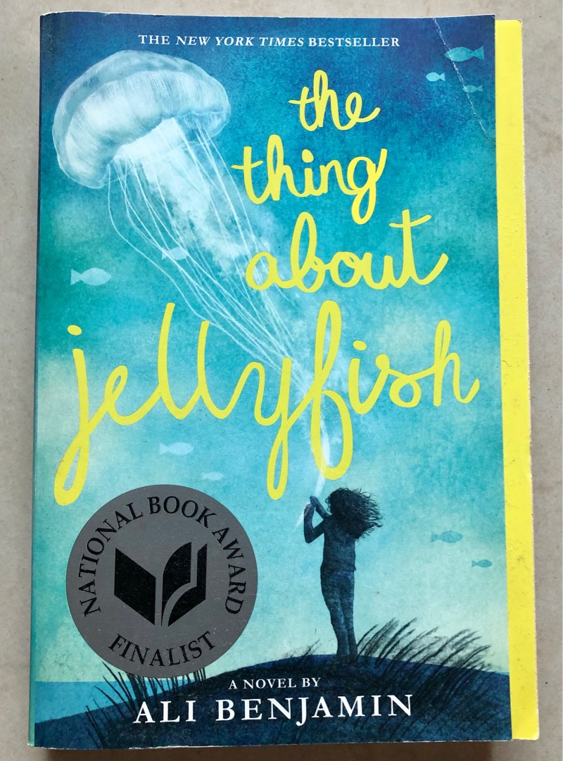The Thing About Jellyfish- Ali Benjamin, 興趣及遊戲, 書本 & 文具, 小說 & 故事書 - Carousell