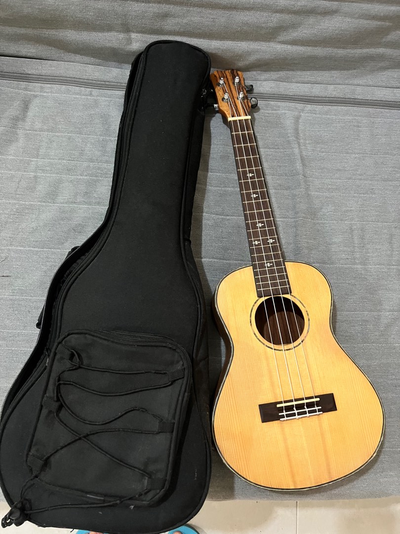 Ukulele, Hobbies & Toys, Music & Media, Musical Instruments on Carousell