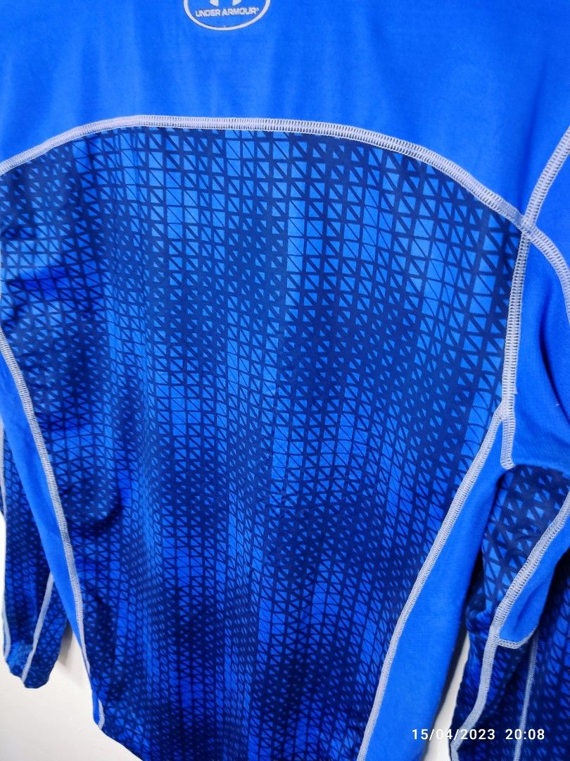 Under Armour rash guard, Men's Fashion, Activewear on Carousell