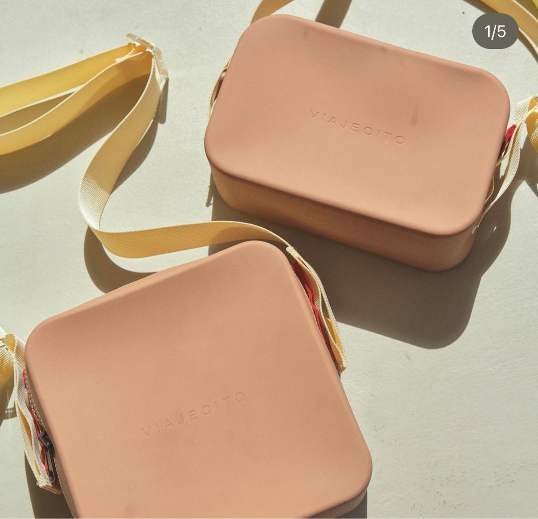 Viajecito smoke splashkit with strap, Women's Fashion, Bags & Wallets ...