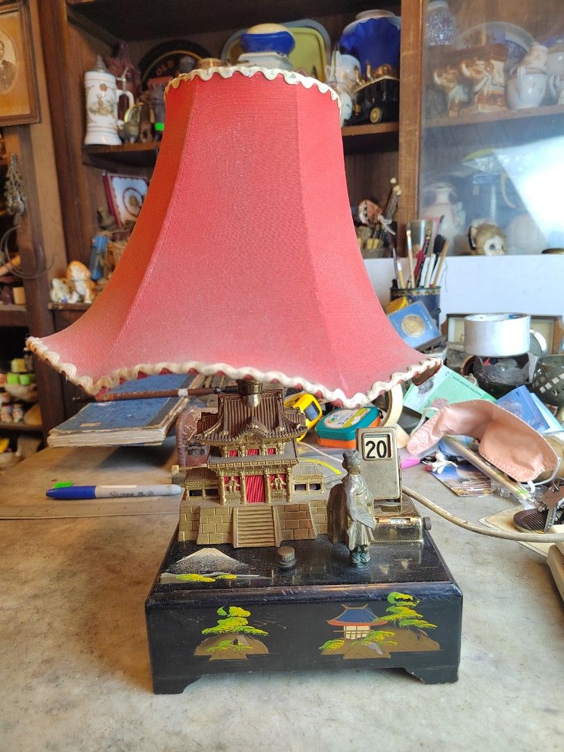 Vintage musical lamp and flip calender, Hobbies & Toys, Collectibles ...