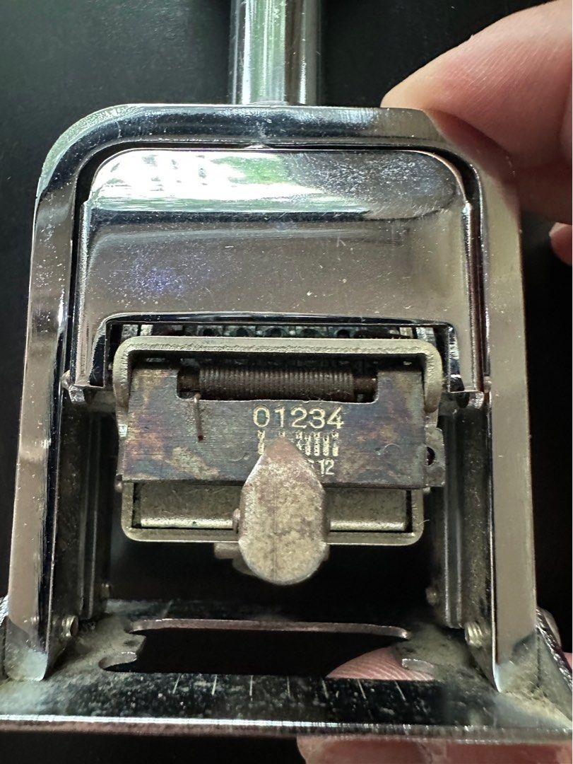 Vintage Uchida C-7 Automatic Numbering Machine C-Type JAPAN RARE, 興趣及遊戲, 手作＆自家設計, 其他 - Carousell