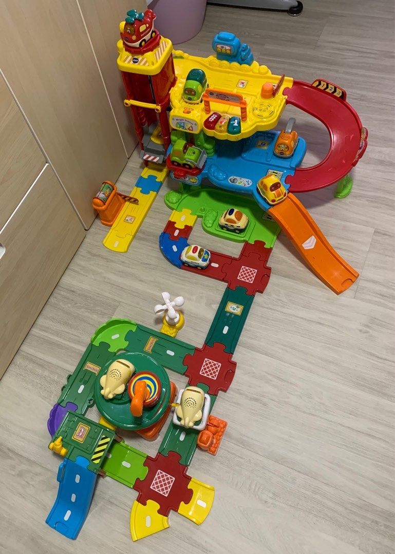 Vtech Parking Garage and Airport sets (vehicle toys), Hobbies & Toys ...