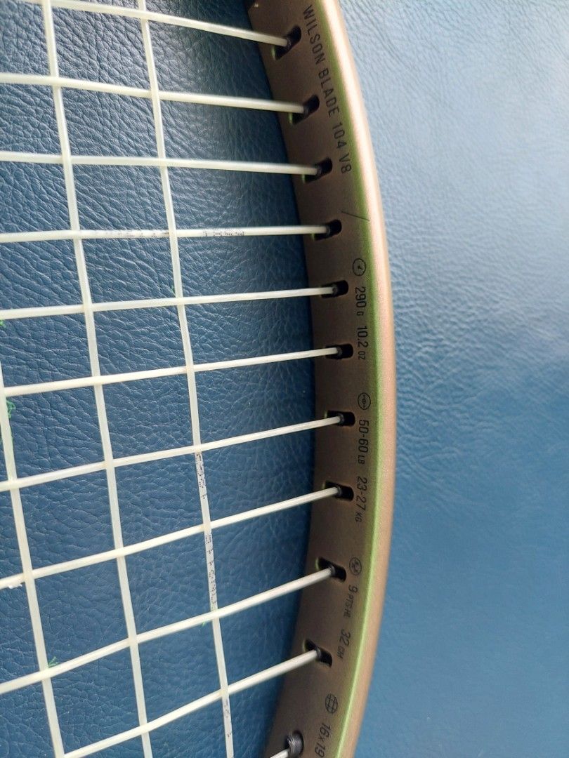 Wilson Blade 104 v8 Tennis Racket/Racquet, Sports Equipment, Sports ...