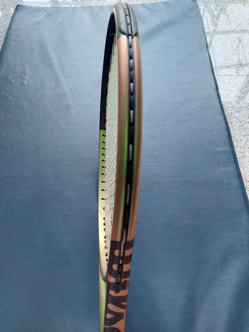 Wilson Blade 104 v8 Tennis Racket/Racquet, Sports Equipment, Sports ...