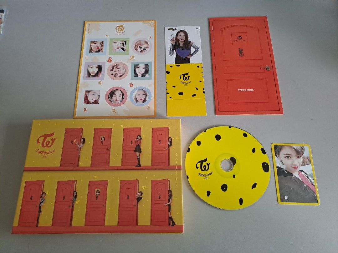WTS Twice coaster lane 2 album (Nayeon Jeongyeon Momo Sana Jihyo Mina Dahyun Chaeyoung Tzuyu ...