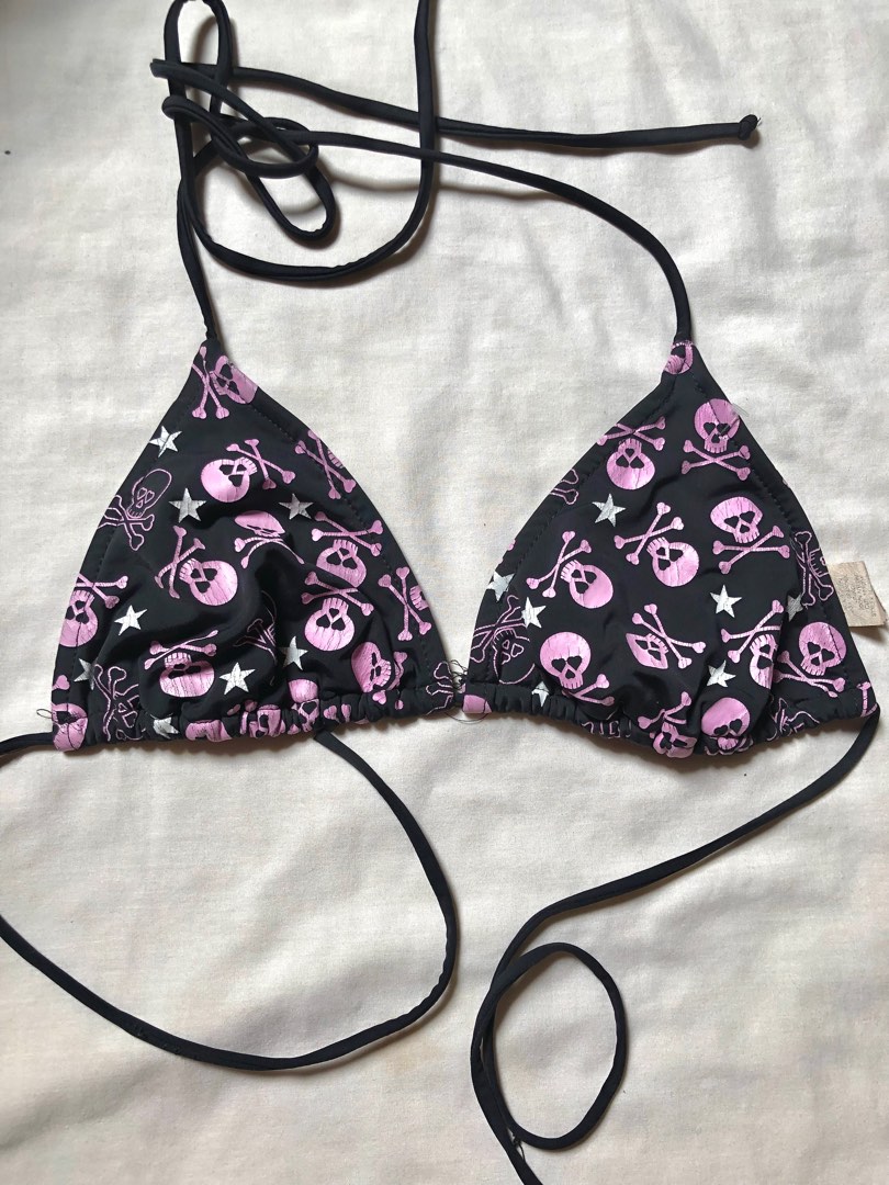 Y2k triangle top, Women's Fashion, Tops, Blouses on Carousell