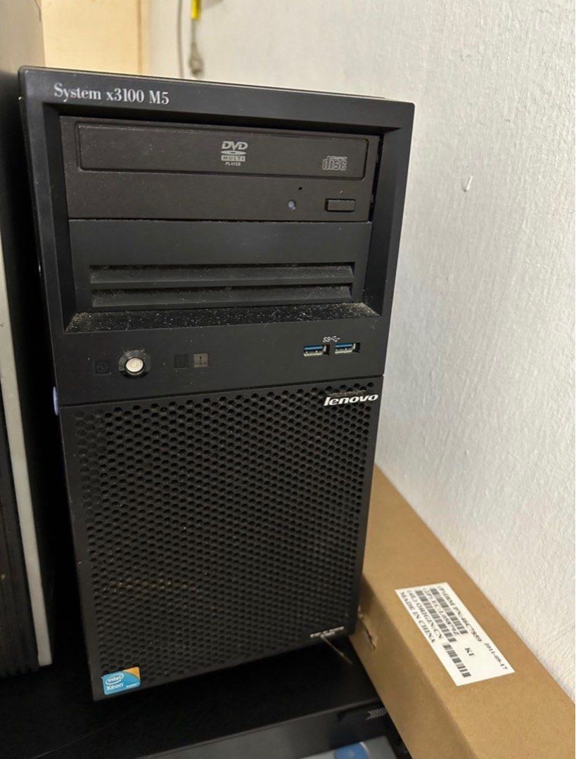 3 server , 1 kvm , 1 hp workstation , brand new railing system and ...