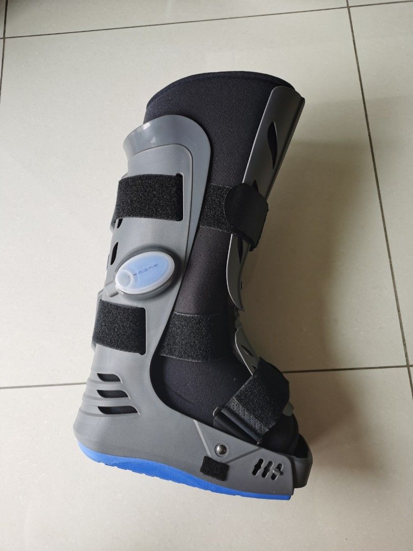 Aircast boot, Health & Nutrition, Medical Supplies & Tools on Carousell