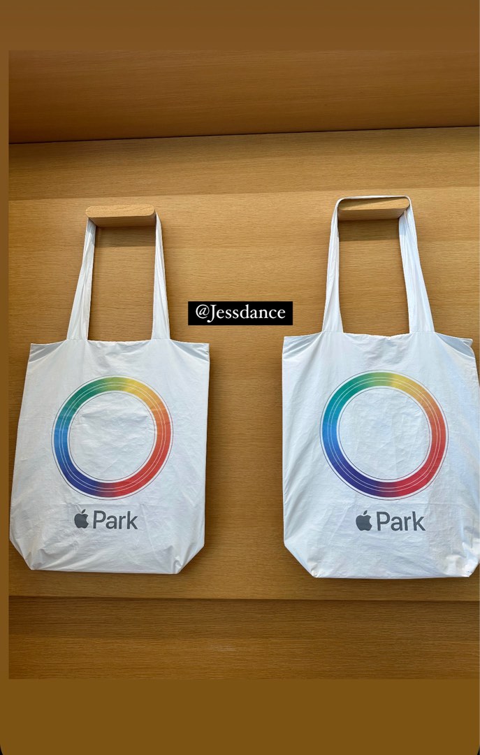 Exclusive - Apple Park Tote Bag, Hobbies & Toys, Memorabilia ...