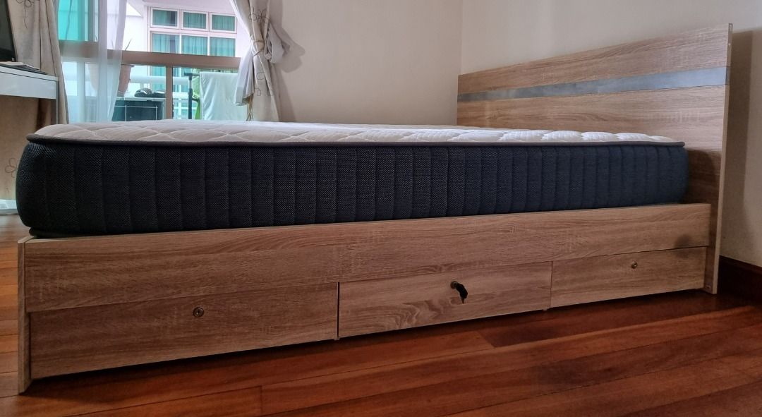 Dreamland Choro Classsic Mattres_with Queen Size Bed Frame, Furniture ...