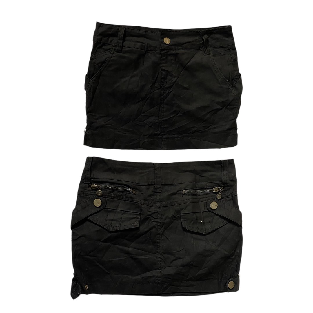 black mini cargo skirt, Women's Fashion, Bottoms, Skirts on Carousell