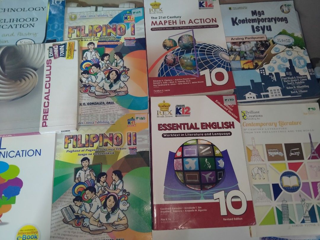 Book bundle: 11 Books - Mix of SHS and grade 10 books, Hobbies & Toys ...
