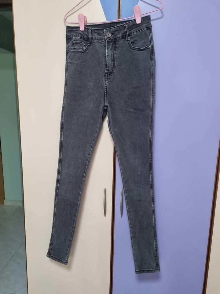 brand new denim ash grey jeans, Women's Fashion, Bottoms, Jeans ...