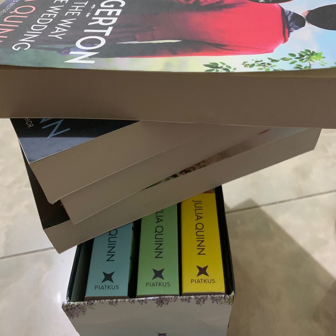 bridgerton book set 1-8 brand new, Hobbies & Toys, Books & Magazines ...