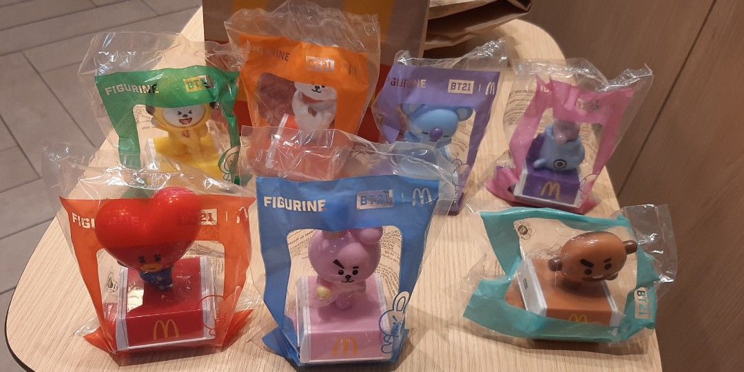 BT21 Mcdo Happy Meal Complete 7 figurines BTS collectible, Hobbies & Toys, Memorabilia ...